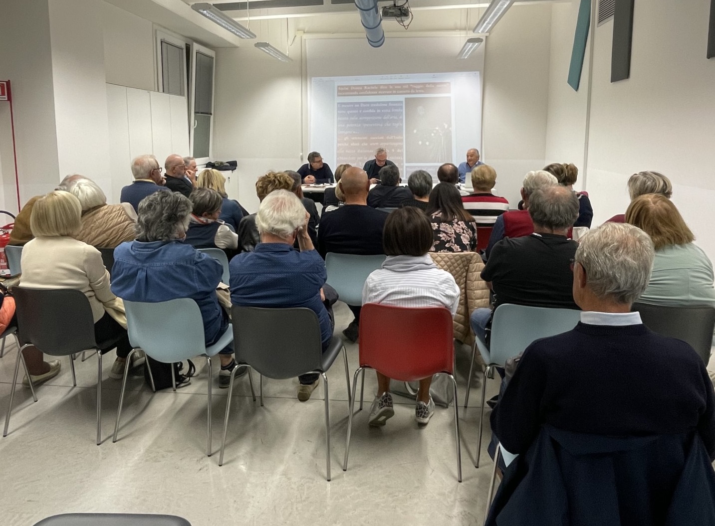 Presentato in Biblioteca il libro "...E il Duce preferì i ciarlatani ...